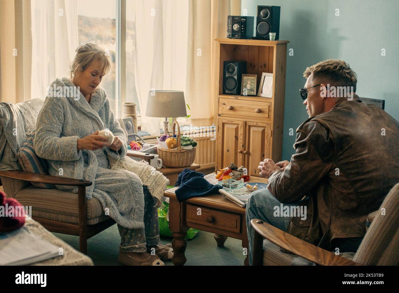 I USED TO BE FAMOUS, from left: Lorraine Ashbourne, Ed Skrein, 2022. ph ...