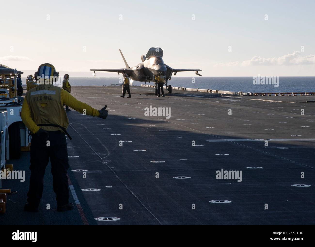 221004-N-TT639-2127 PHILIPPINE SEA (Oct. 4, 2022) – An F-35B Lighting ...