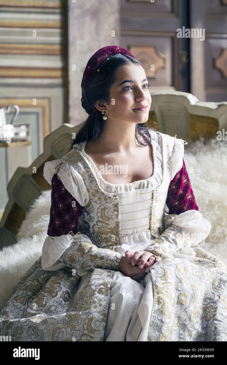 ROSALINE, Isabela Merced, 2022. ph: Moris Puccio / © 20th Century ...