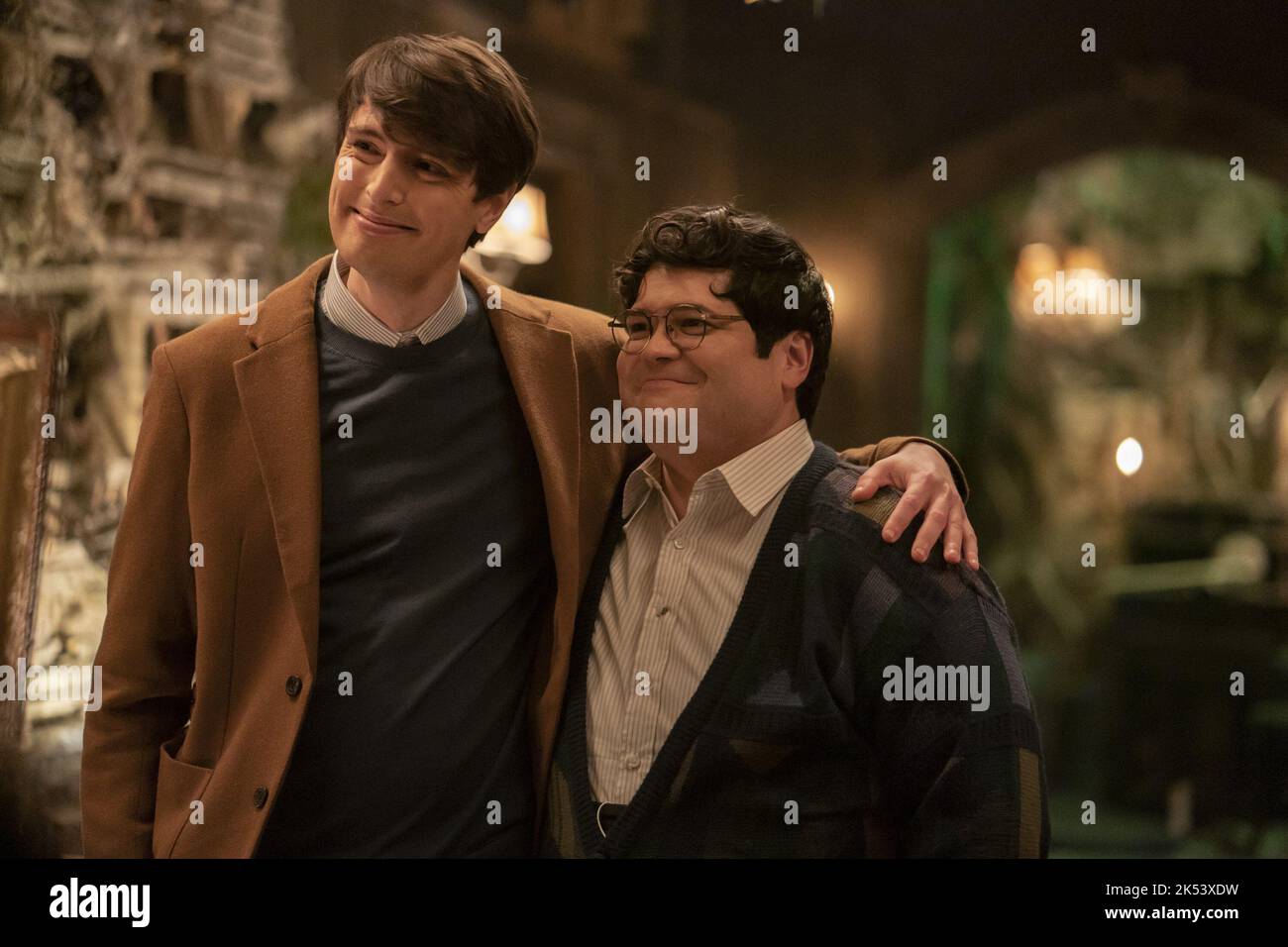 WHAT WE DO IN THE SHADOWS, from left: Al Roberts, Harvey Guillen ...
