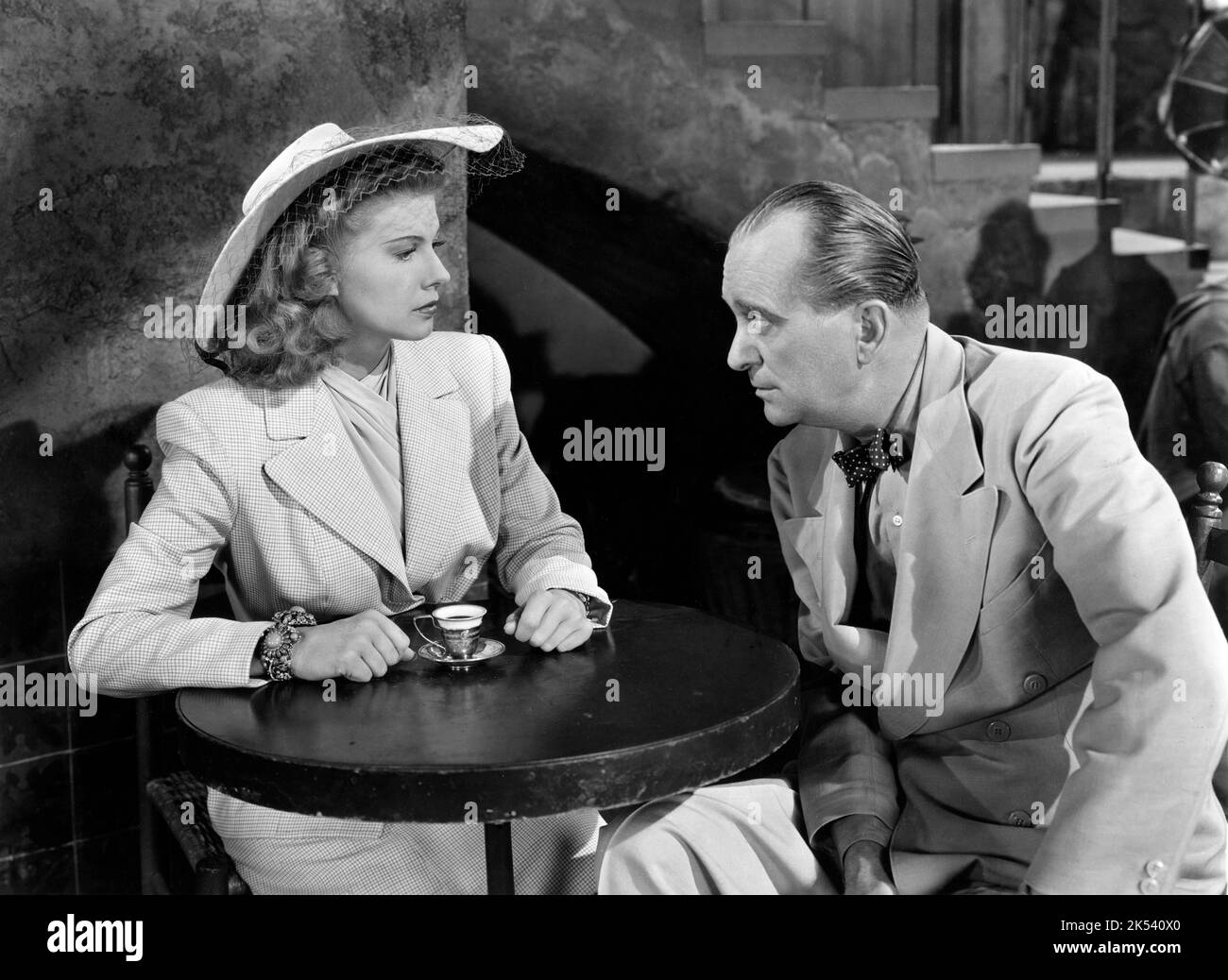 1940s woman portrait desert hi-res stock photography and images - Alamy