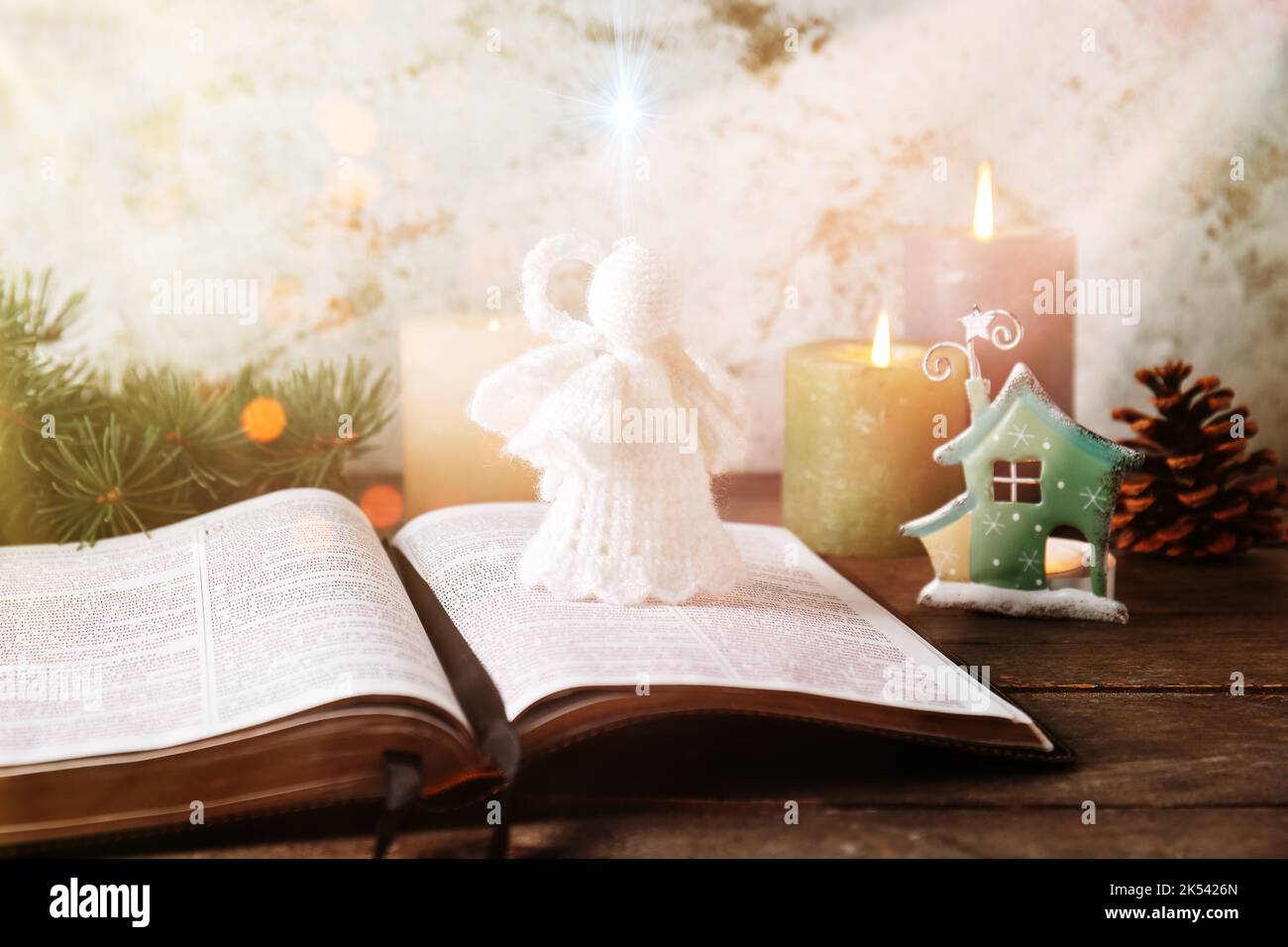 Christmas candles open bible hi-res stock photography and images - Alamy