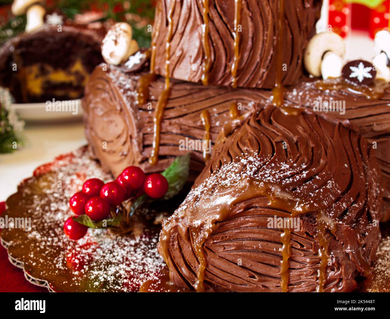 Yule Log Cake Stock Photo - Alamy