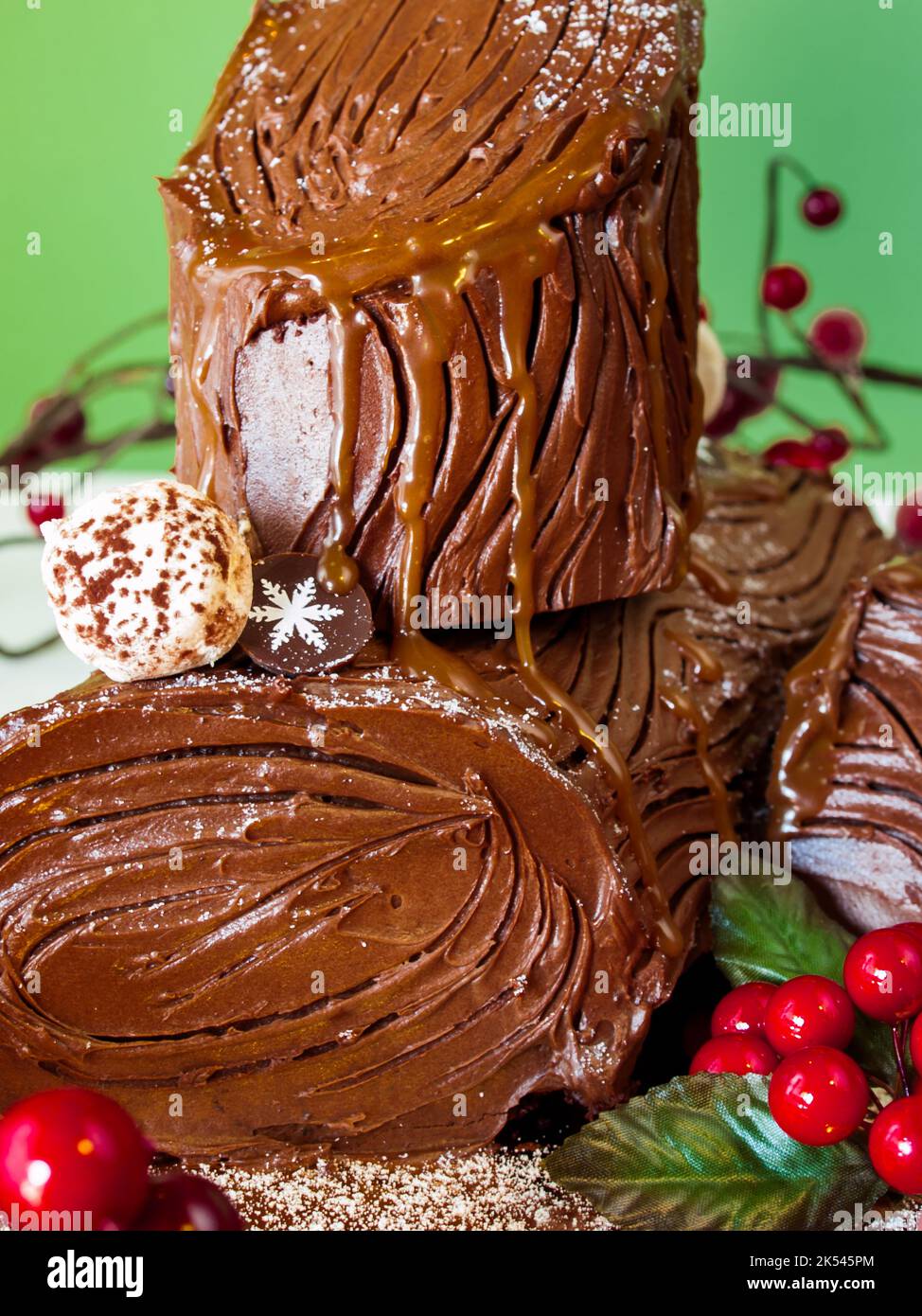 Yule Log Cake Stock Photo - Alamy