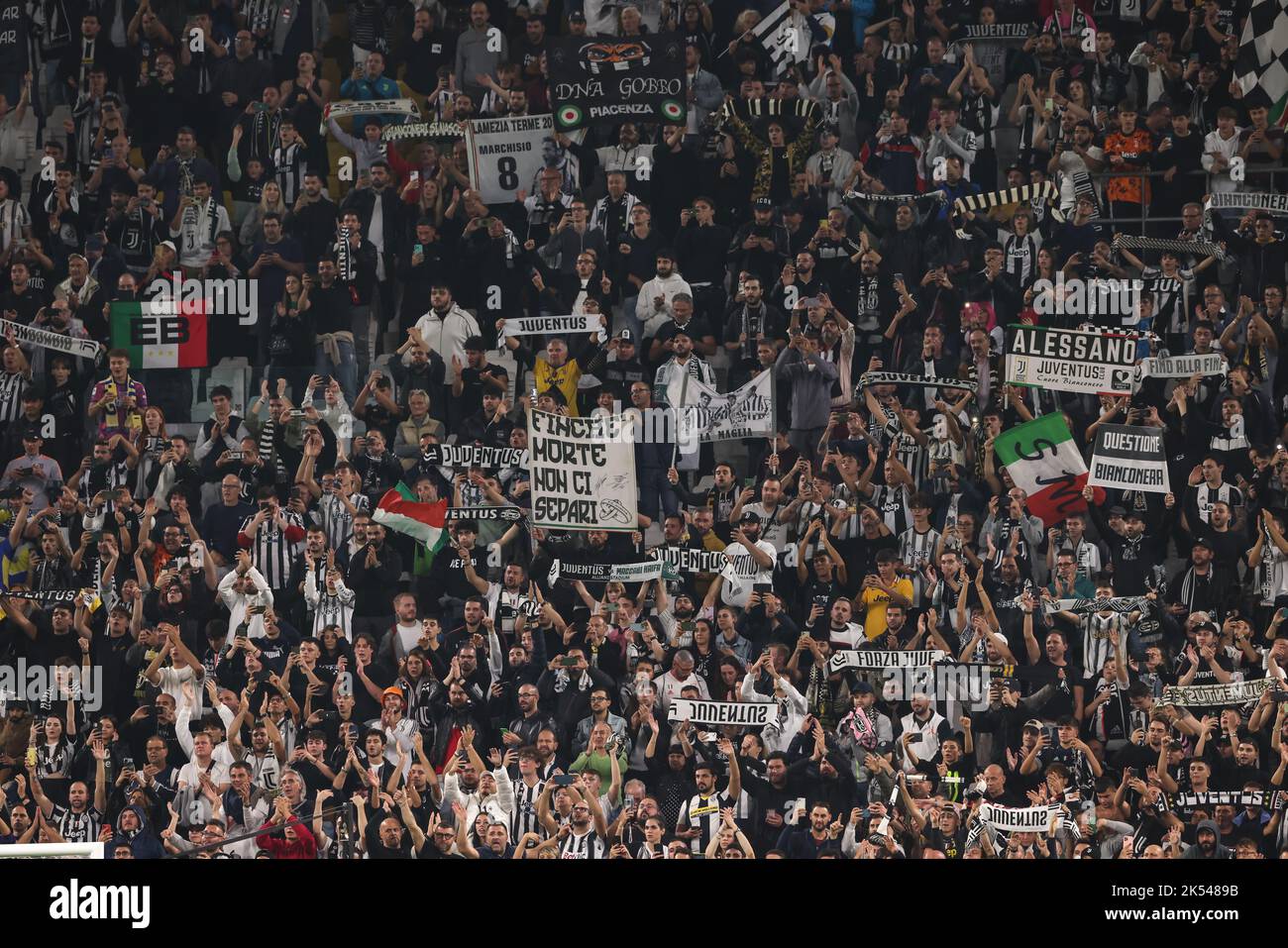 2022 champions league final fans hi-res stock photography and images ...