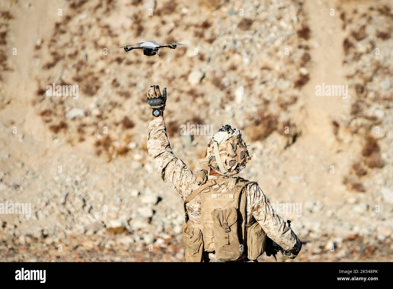 Operating drone remote control army hi-res stock photography and images ...