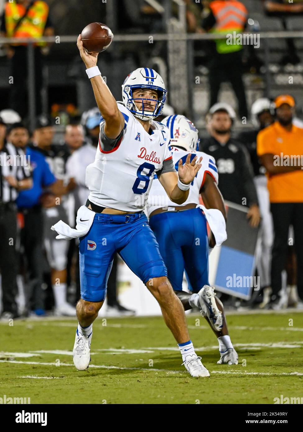 Orlando, FL, USA. 5th Oct, 2022. SMU Mustangs quarterback Tanner ...