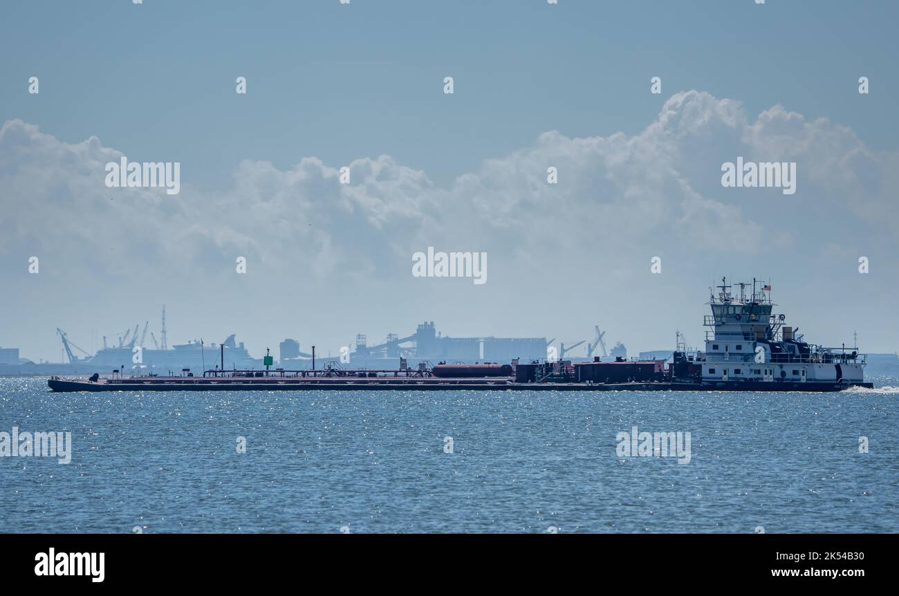 tanker ship transporting oil near gulf of mexico Stock Photo - Alamy