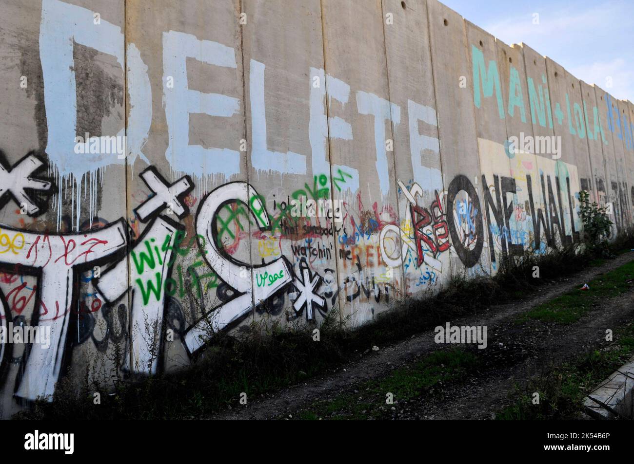 Murals on the Israeli wall barrier near the Kalandia Checkpoint between ...