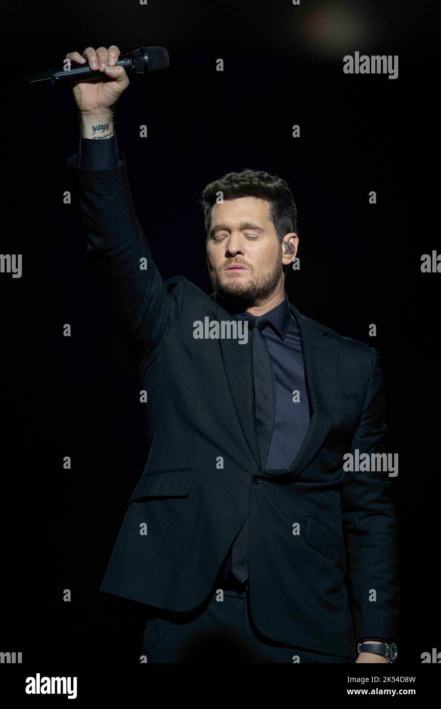 Calgary, Canada. 04th Oct, 2022. Michael Bublé performs on stage during ...