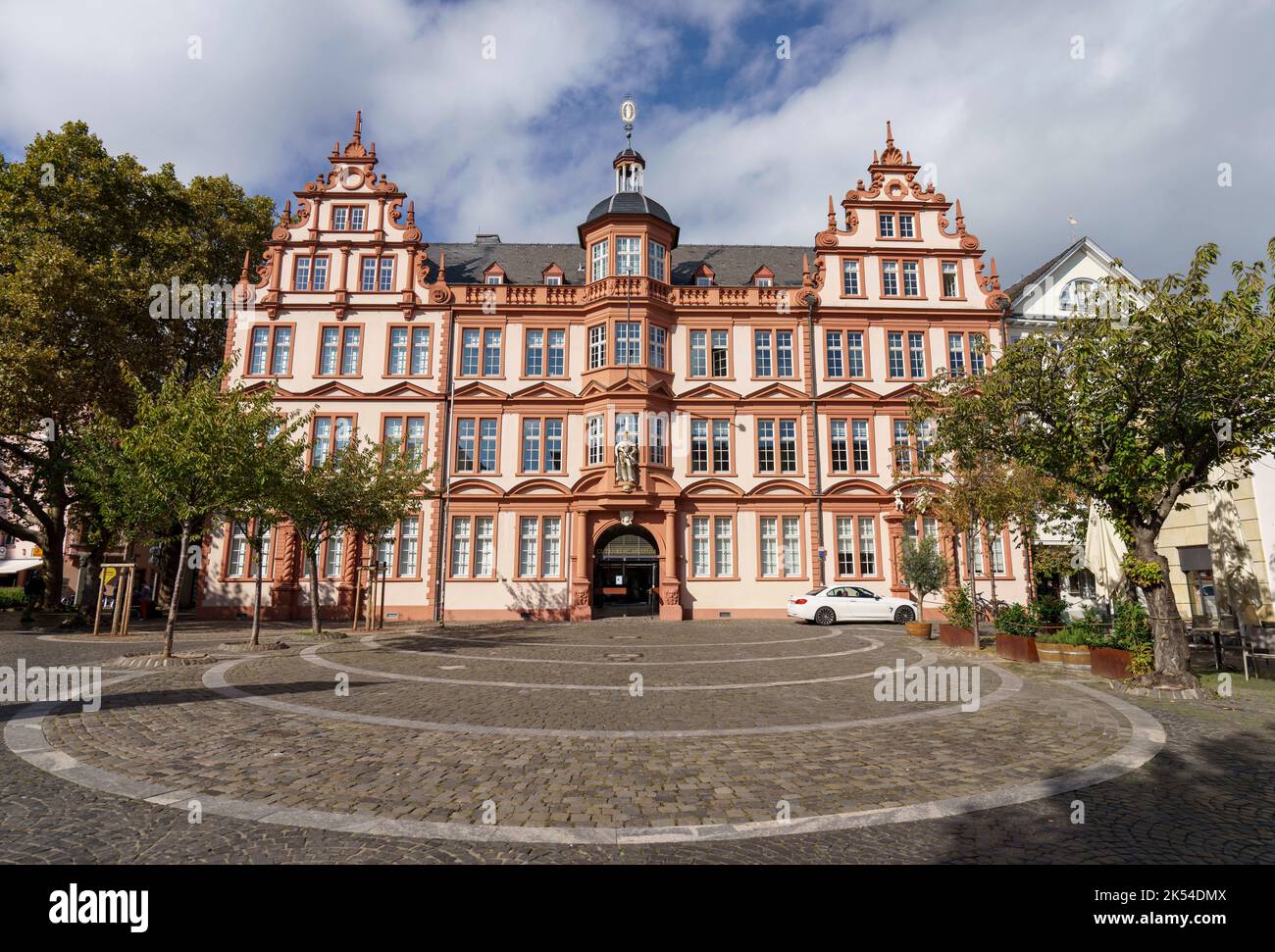 Mainz, Germany. 05th Oct, 2022. The "Haus zum Römischen Kaiser" is part ...