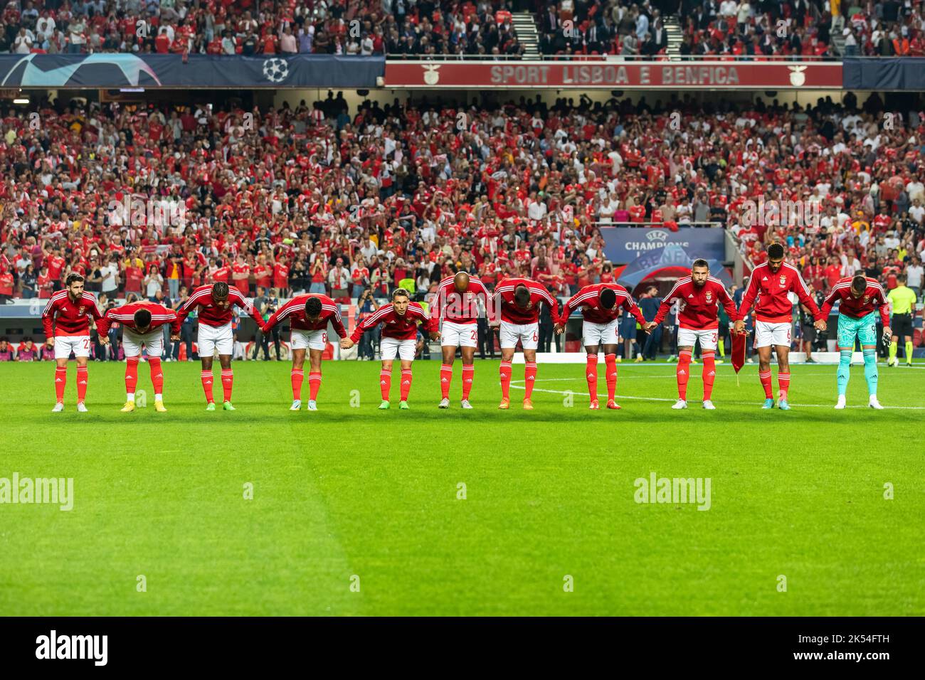 Lisbon, Portugal. 05th Oct, 2022. SL Benfica players line up to greet ...