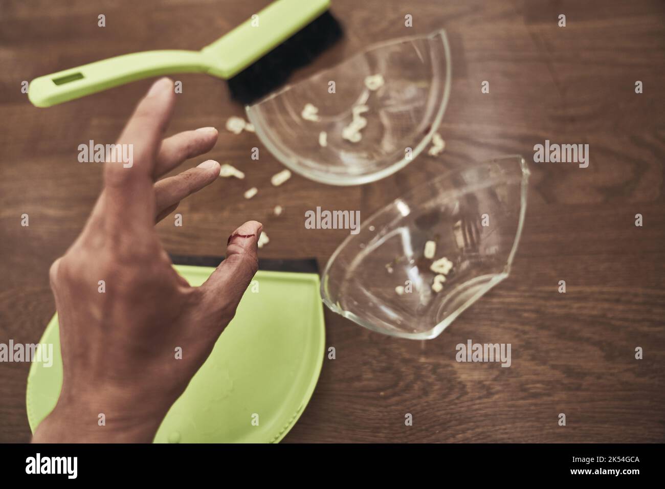 Broken dishes hi-res stock photography and images - Alamy