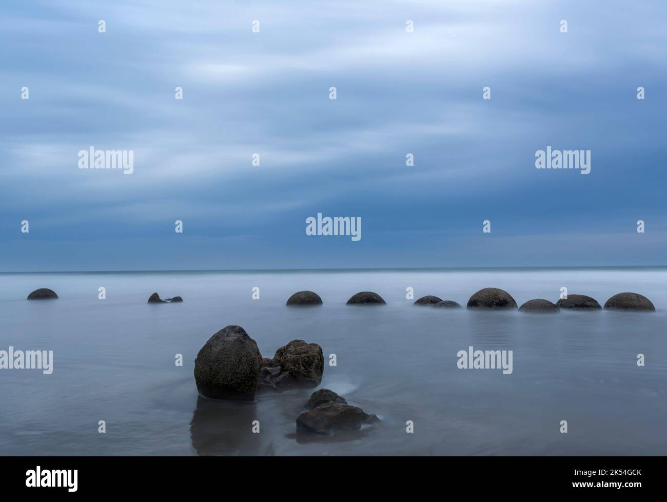 Silent ocean hi-res stock photography and images - Alamy