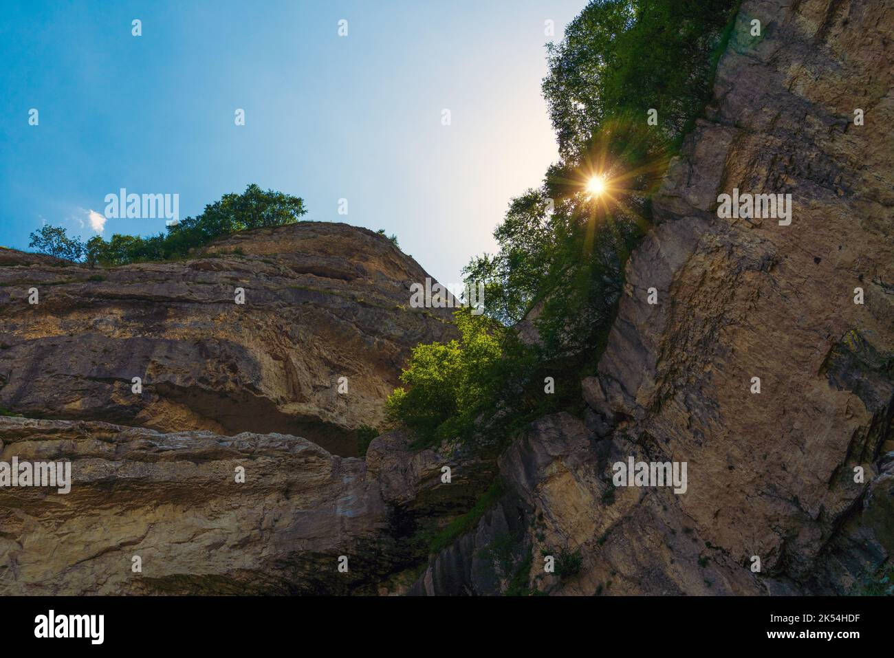 Cliff top sunlight mountain hi-res stock photography and images - Alamy