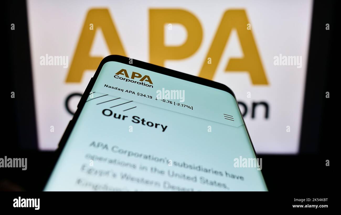 Mobile phone with website of US petroleum company APA Corporation on ...