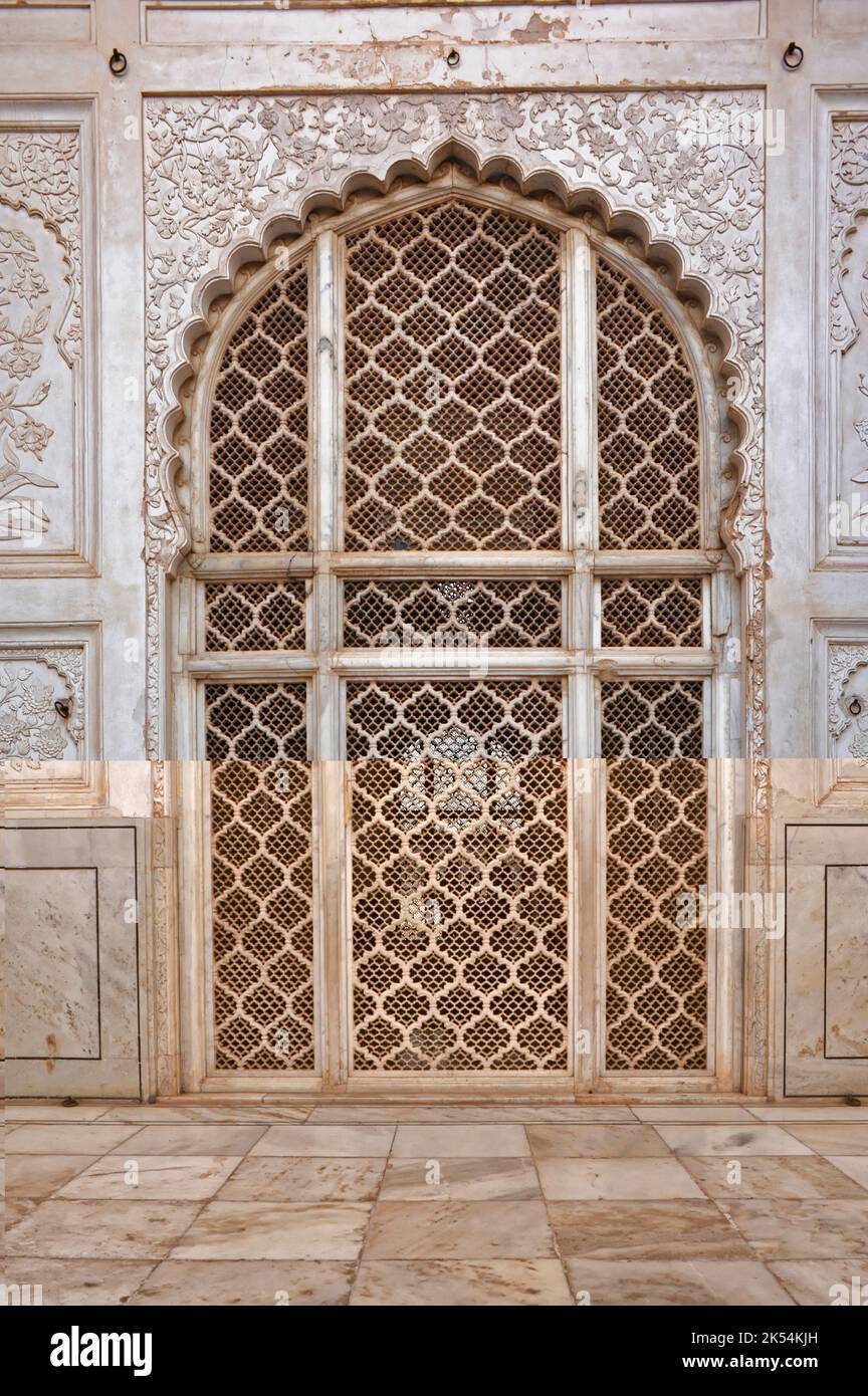 Mosque jali hi-res stock photography and images - Alamy