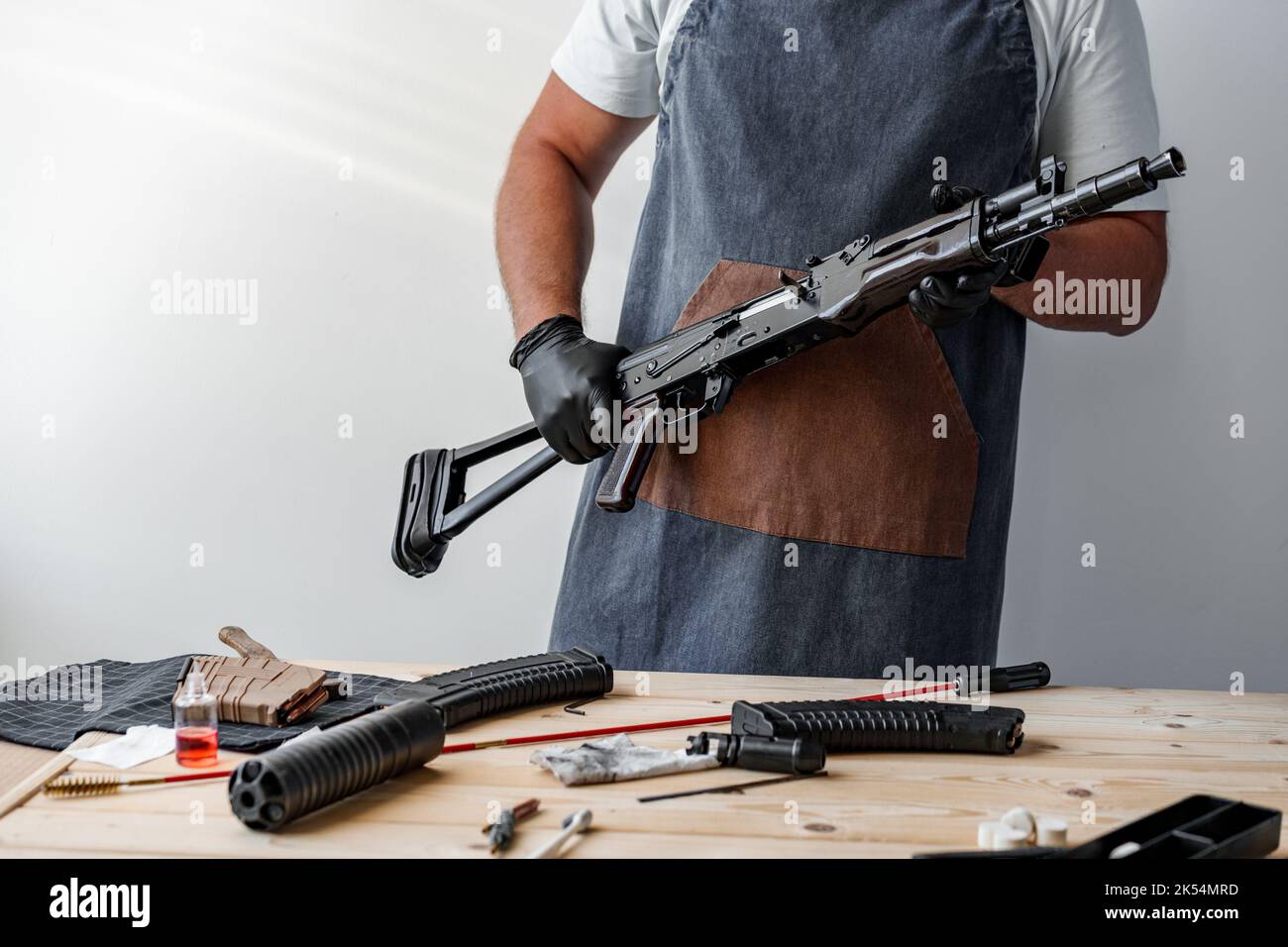 Disassembling weapons hi-res stock photography and images - Alamy