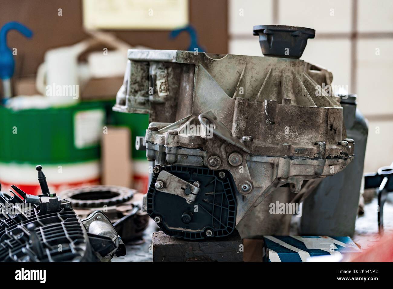Disassembled gearbox hi-res stock photography and images - Alamy