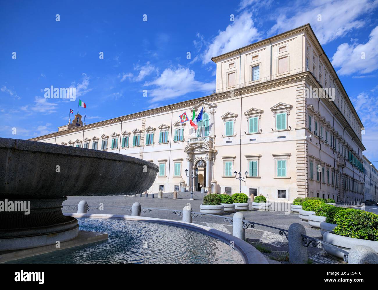 Residential building in rome hi-res stock photography and images - Alamy