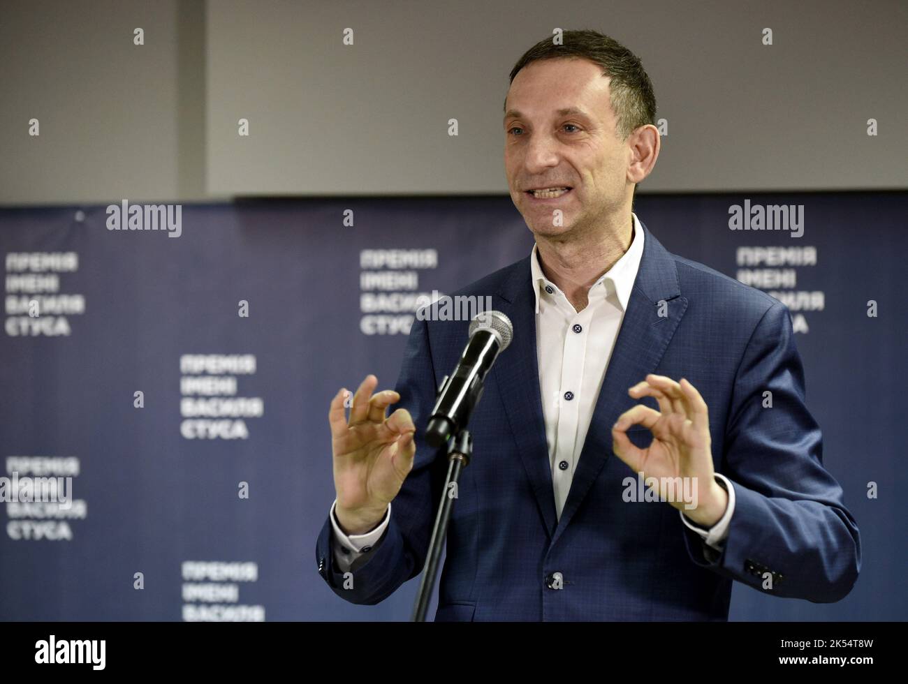 Non Exclusive: KYIV, UKRAINE - OCTOBER 05, 2022 - Vasyl Stus 2022 Prize ...