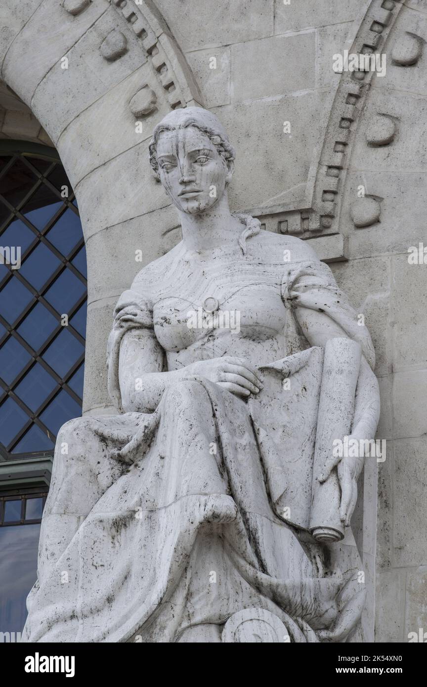 Expressive statue of a woman outside the University of Technology and ...
