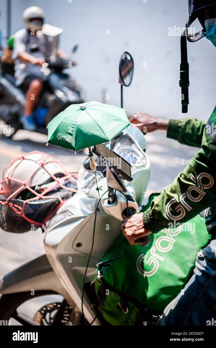 Mobile usage thailand hi-res stock photography and images - Alamy