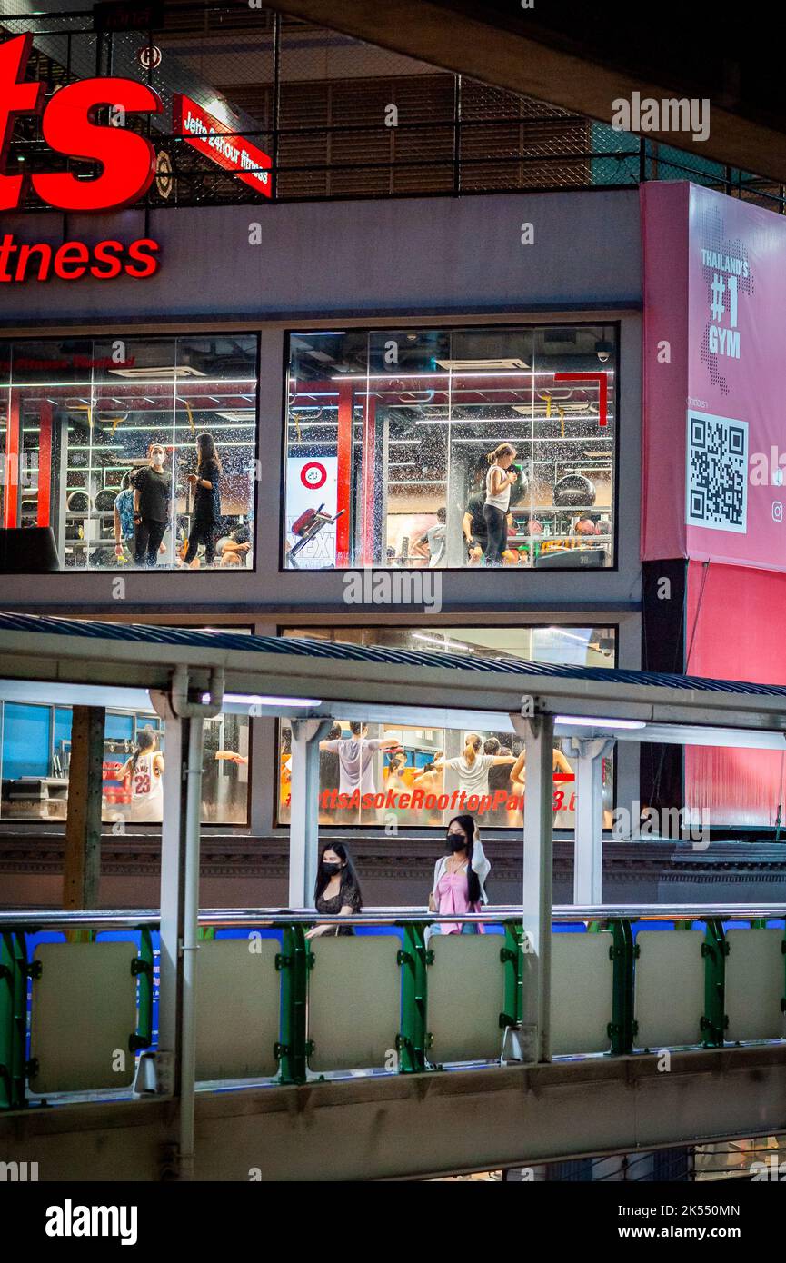 Jetts gym bangkok hi-res stock photography and images - Alamy