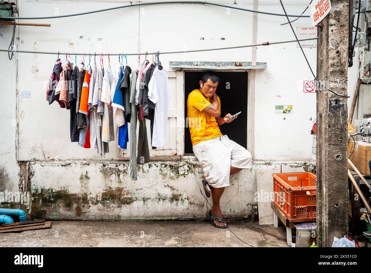 Asian slum hi-res stock photography and images - Alamy