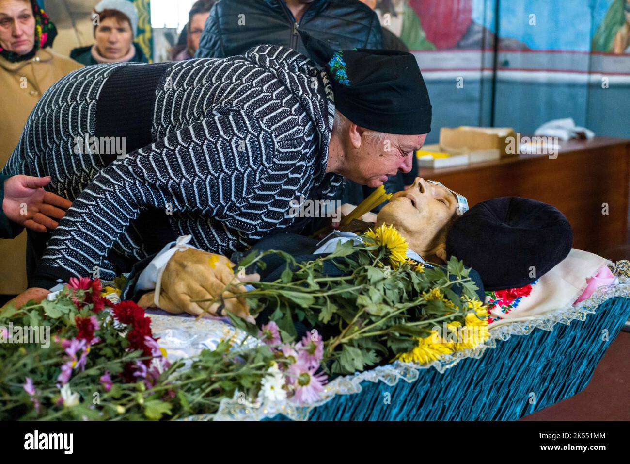 Ceremony with the priest pope in the church, the family embraces the ...