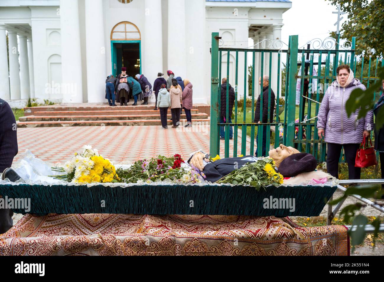 The procession with the deceased arrived at the church. Funeral ...
