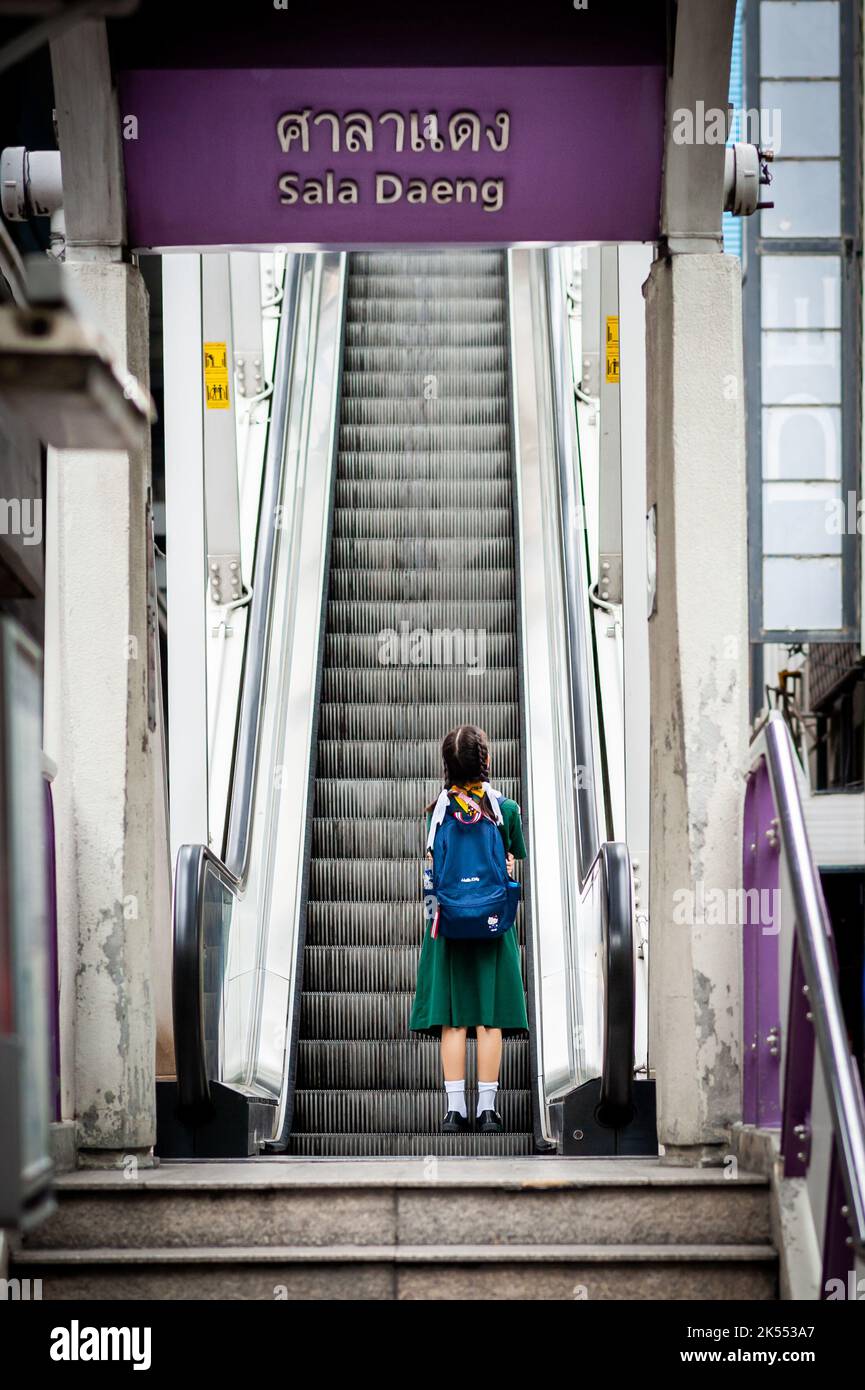 Skytrain sala daeng hi-res stock photography and images - Alamy