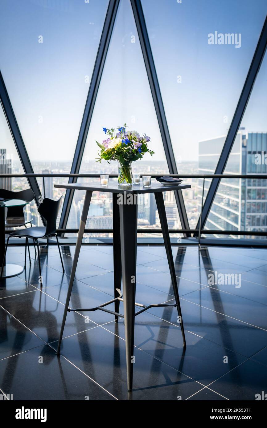 Stylish floral table decorations at Searcy's restaurant at the top of ...