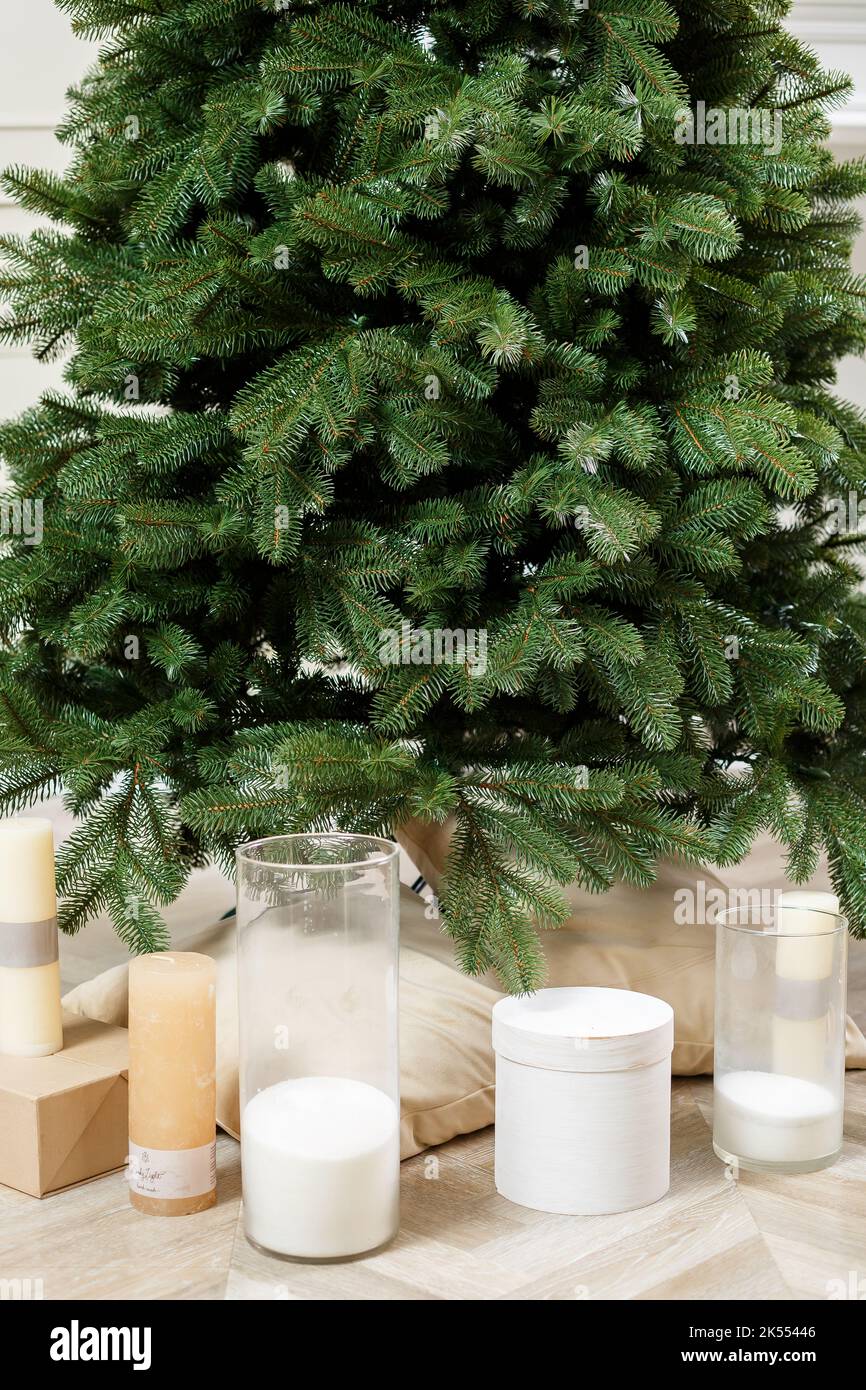 Close-up Christmas tree without toys. Good New Year spirit. Green ...