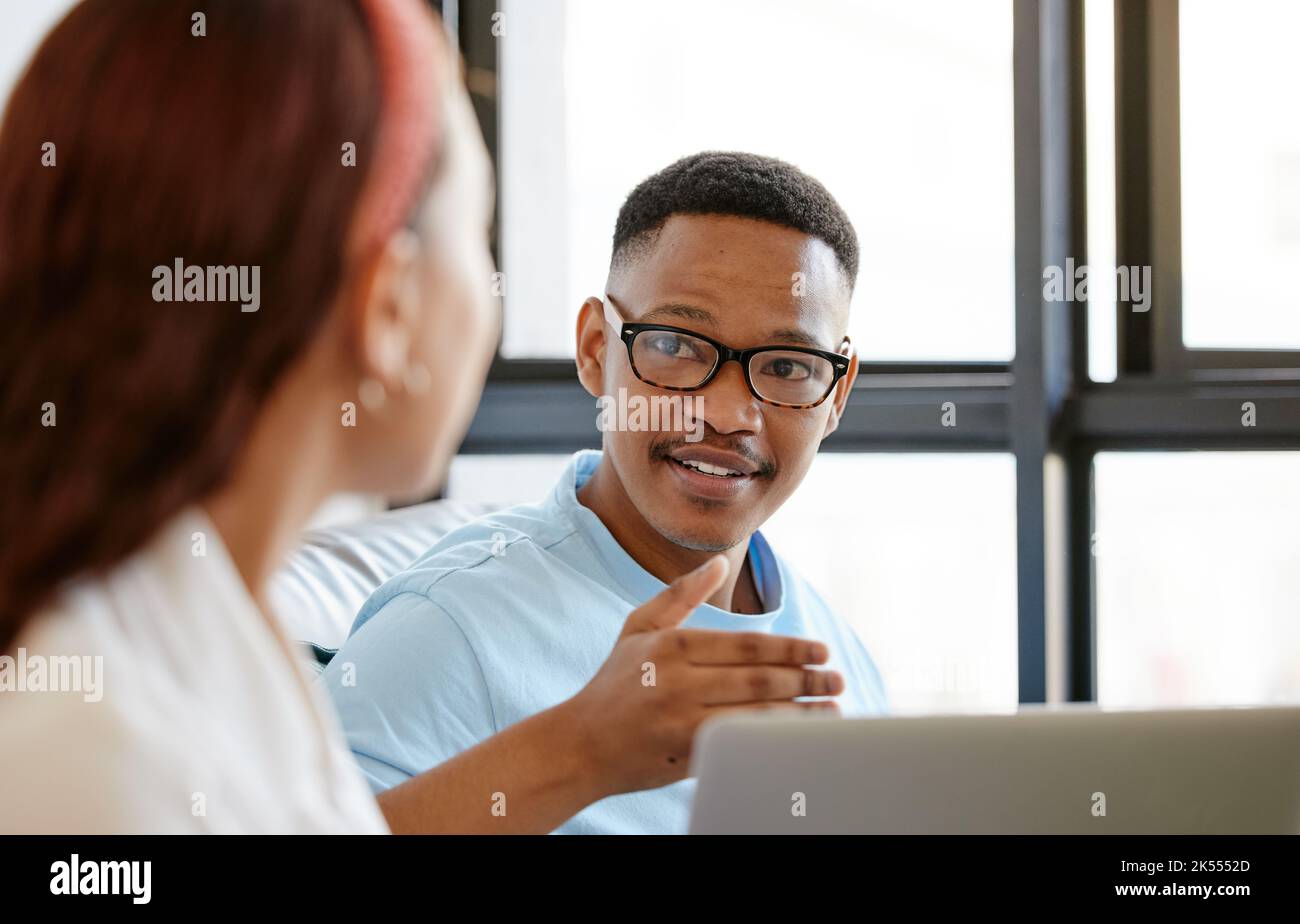 African discussion hi-res stock photography and images - Alamy
