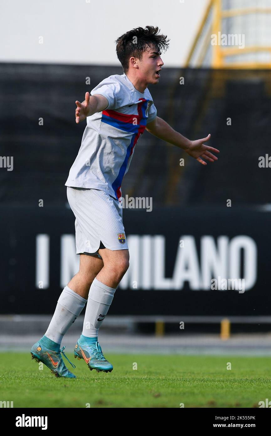 Milan, Italy. 04th Oct, 2022. Victor Barbera of FC Barcelona gestures ...