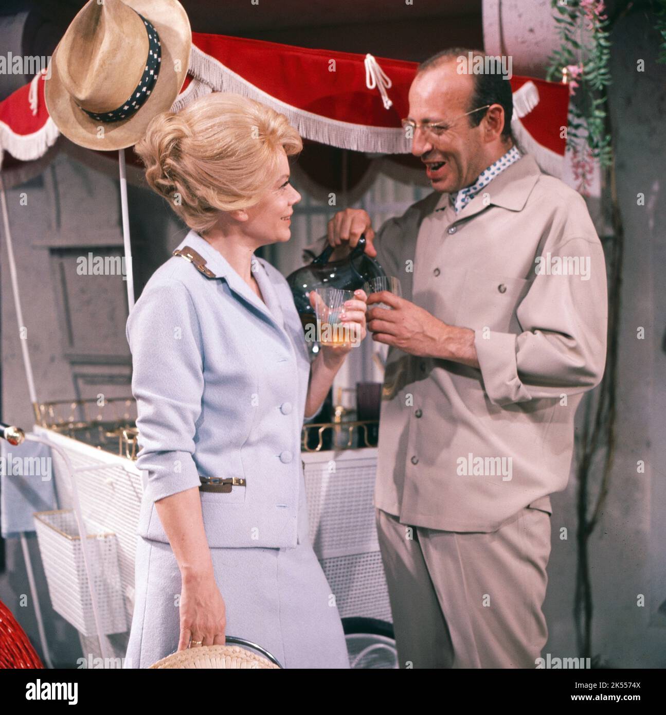 Blick über den Zaun, Fernsehfilm, Deutschland 1962, Regie: Wilm ten ...