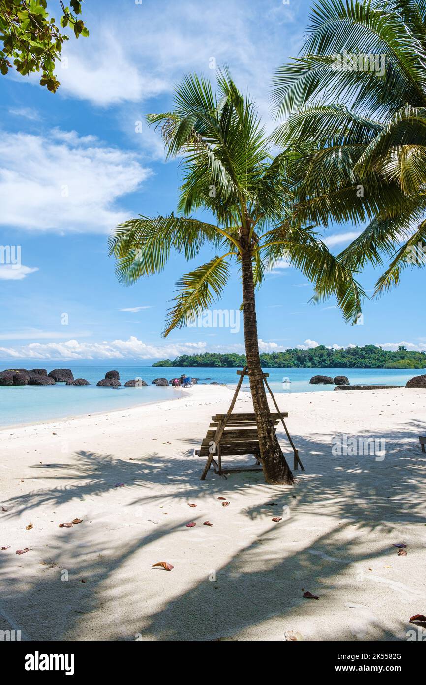 Tropical Island with crystal clear ocean, Koh Kham Trat Thailand ...