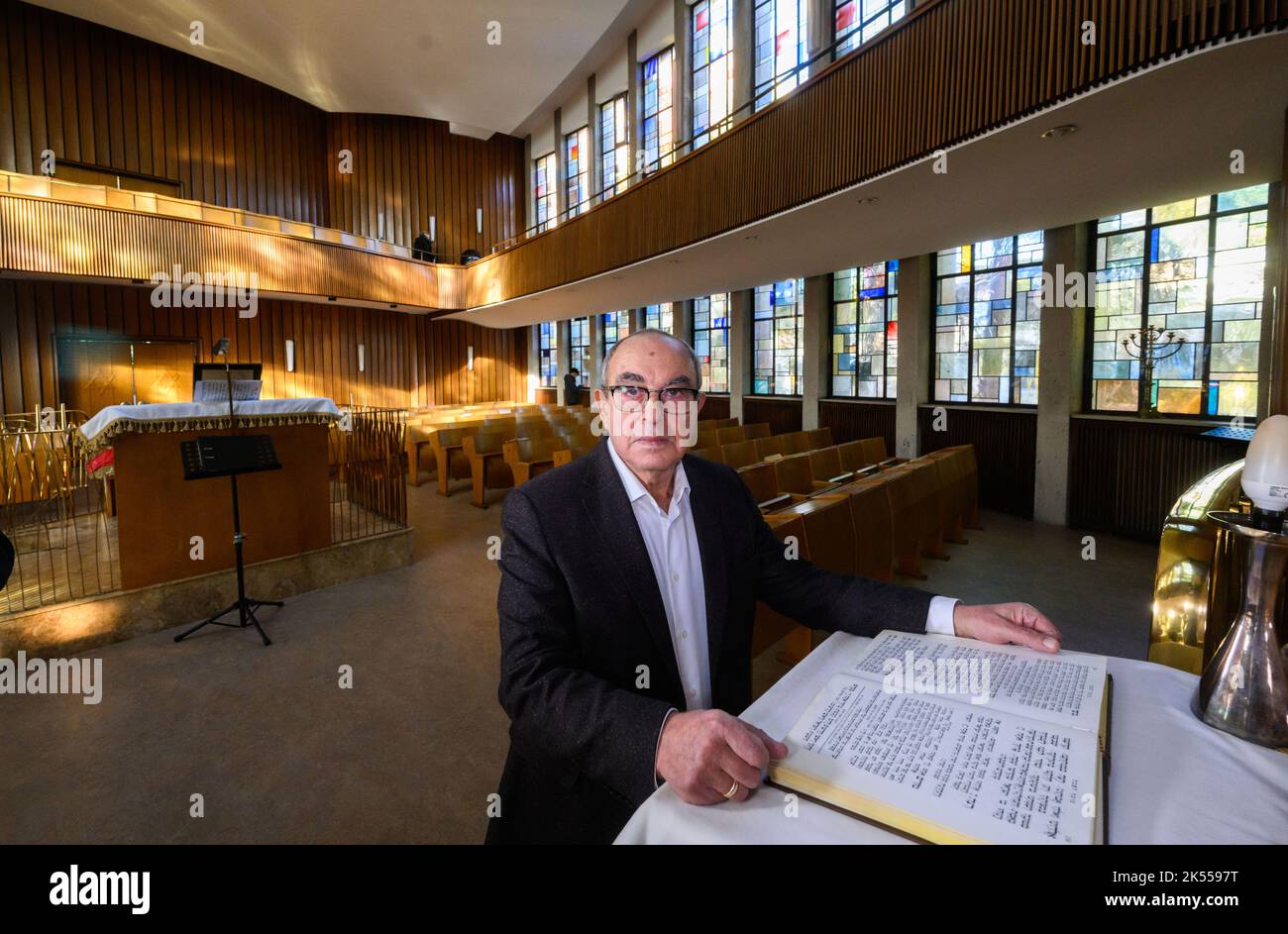 Hanover, Germany. 06th Oct, 2022. Eyewitness Arkadij Litvan, 3rd ...