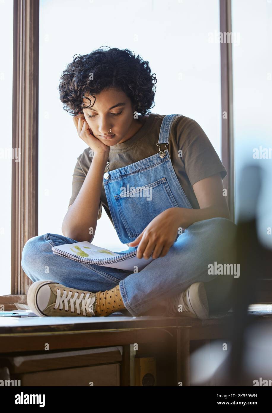 Cozy reading book window hi-res stock photography and images - Alamy