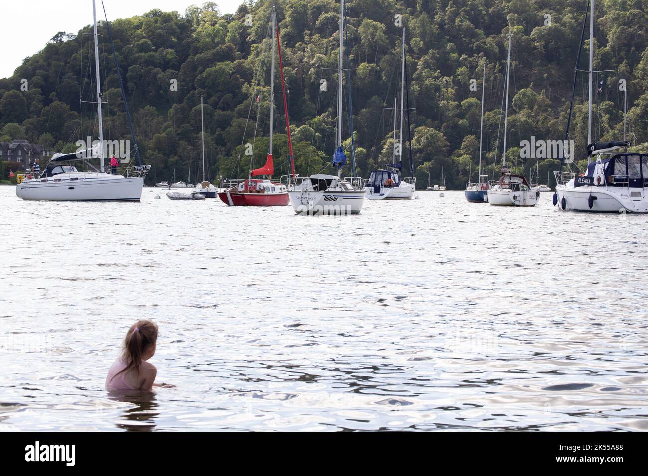 Family enjoying boating lake hi-res stock photography and images - Alamy