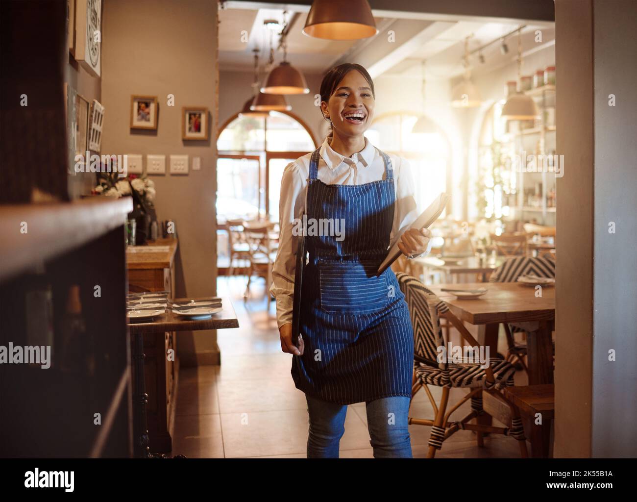 Hand food restaurant hi-res stock photography and images - Alamy