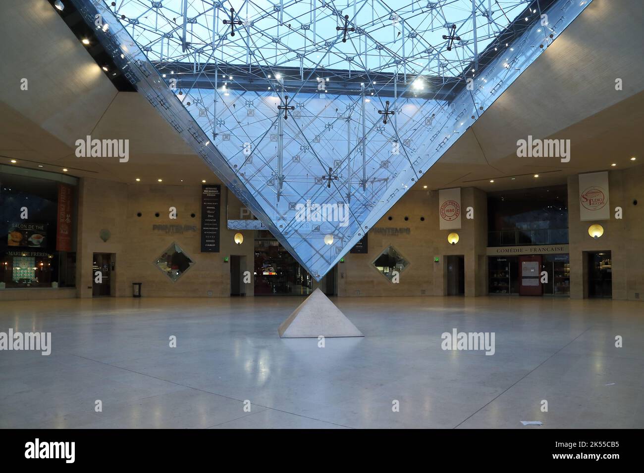 Inverted pyramid hi-res stock photography and images - Alamy