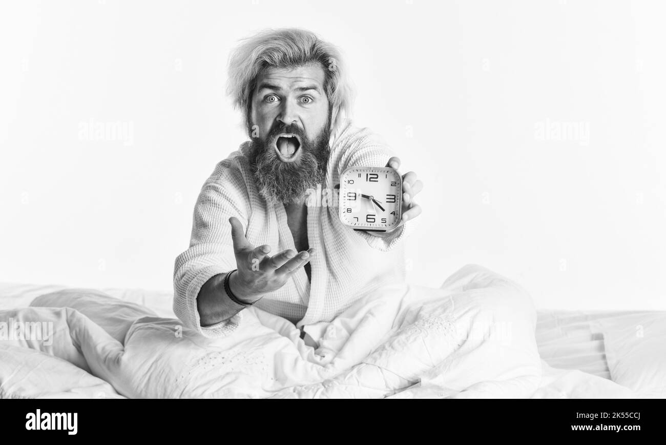 How to avoid being late. suffering insomnia and sleep disorder. bedtime ...