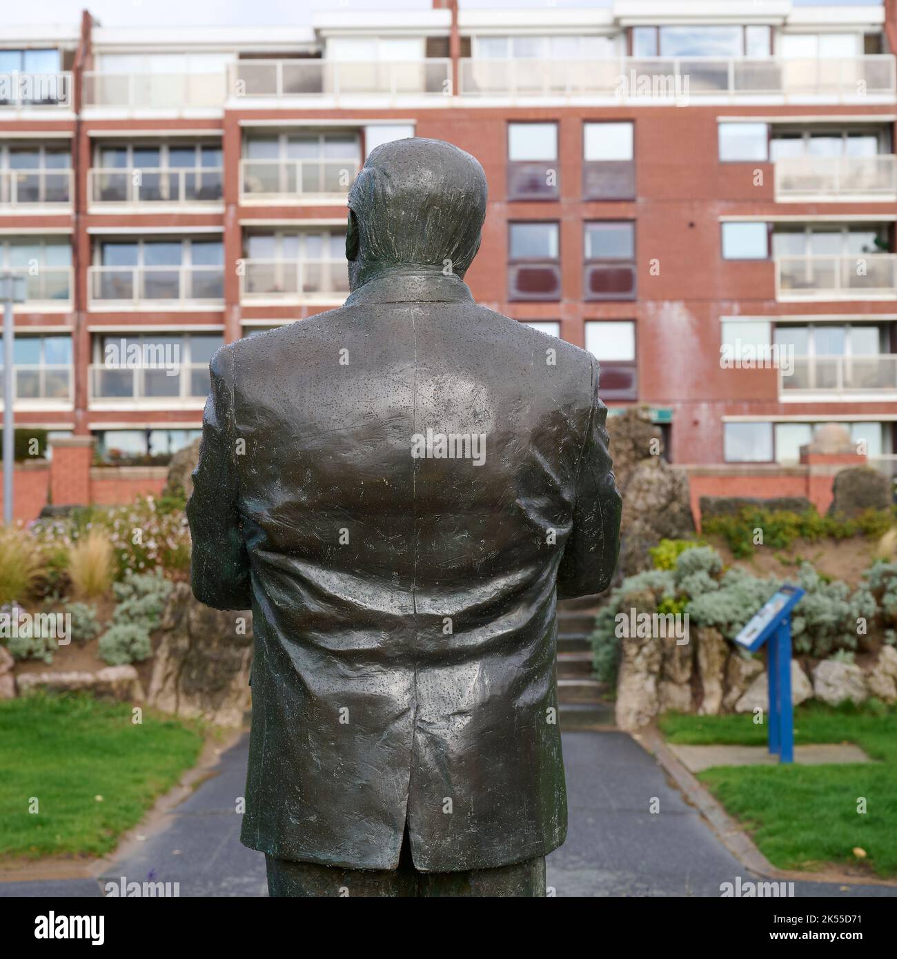 The comedian Les Dawson's statue from behind in the Peace and Happiness ...