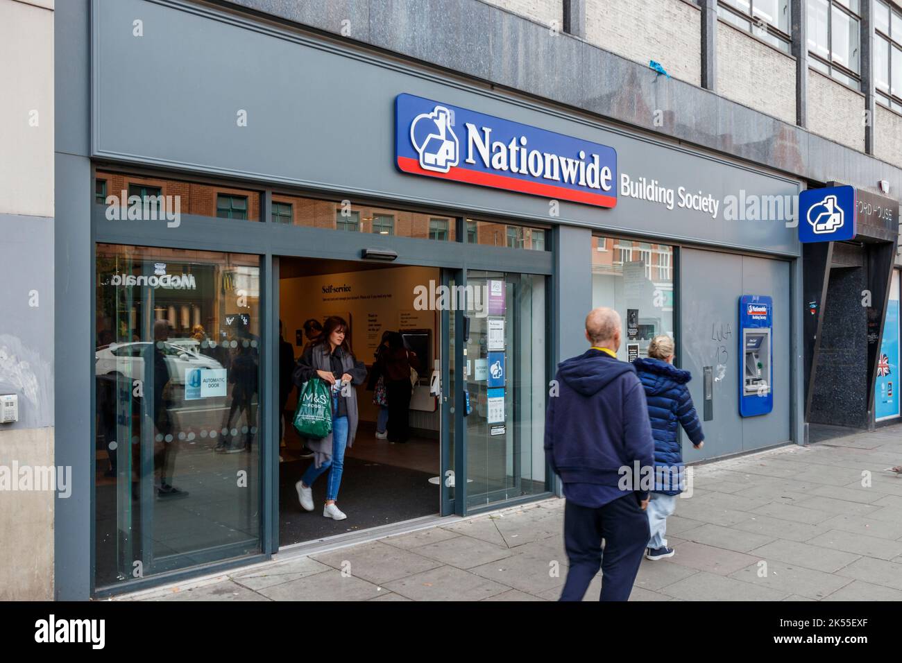 Nationwide cash machine branch hi-res stock photography and images - Alamy