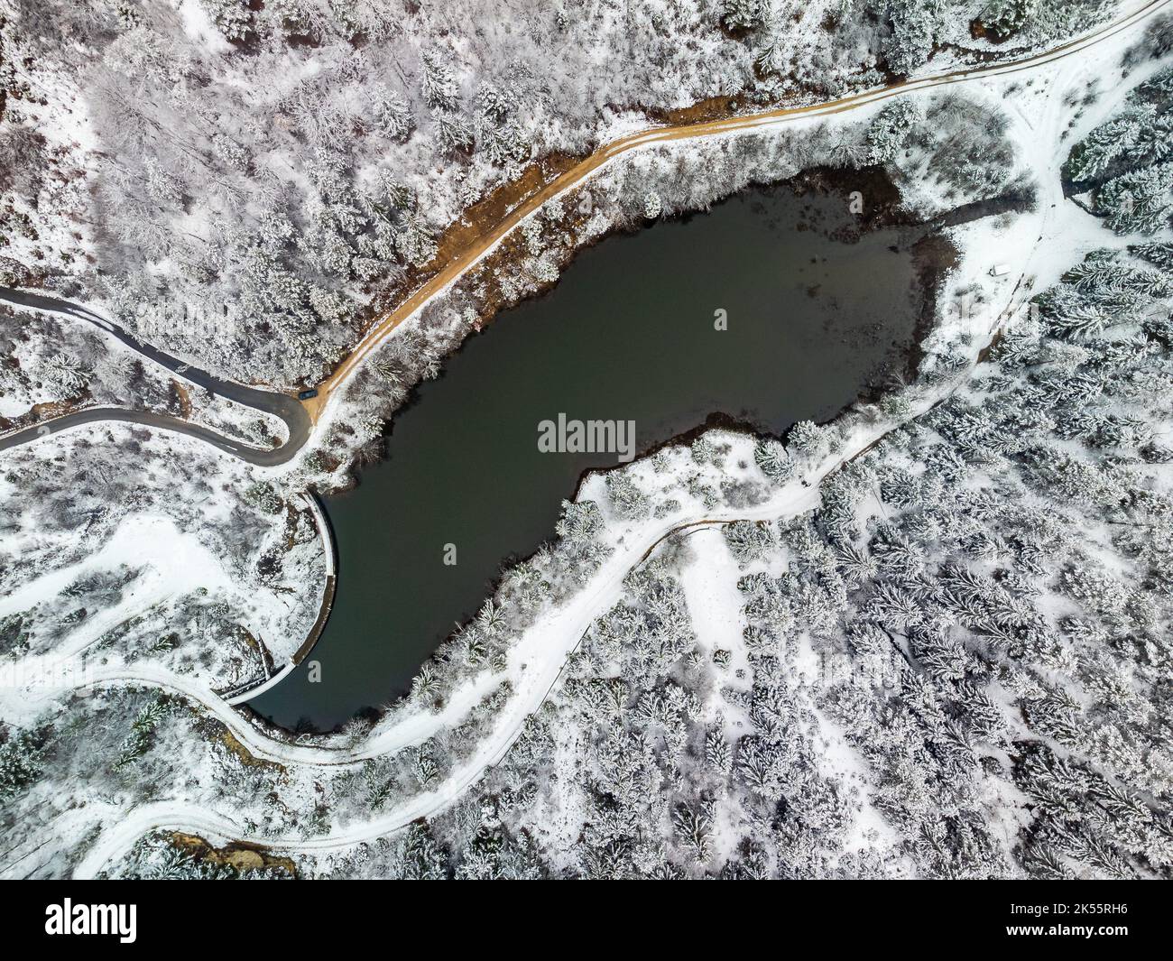 An aerial of Tara mountain and Lipovica lake in winter in Serbia Stock ...