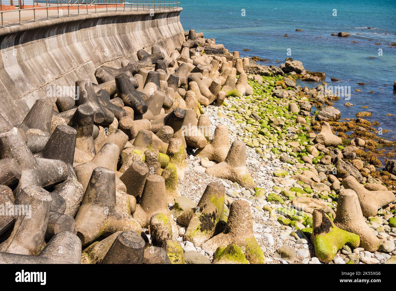 Sea defence structure tetrapods tetrapod hi-res stock photography and ...