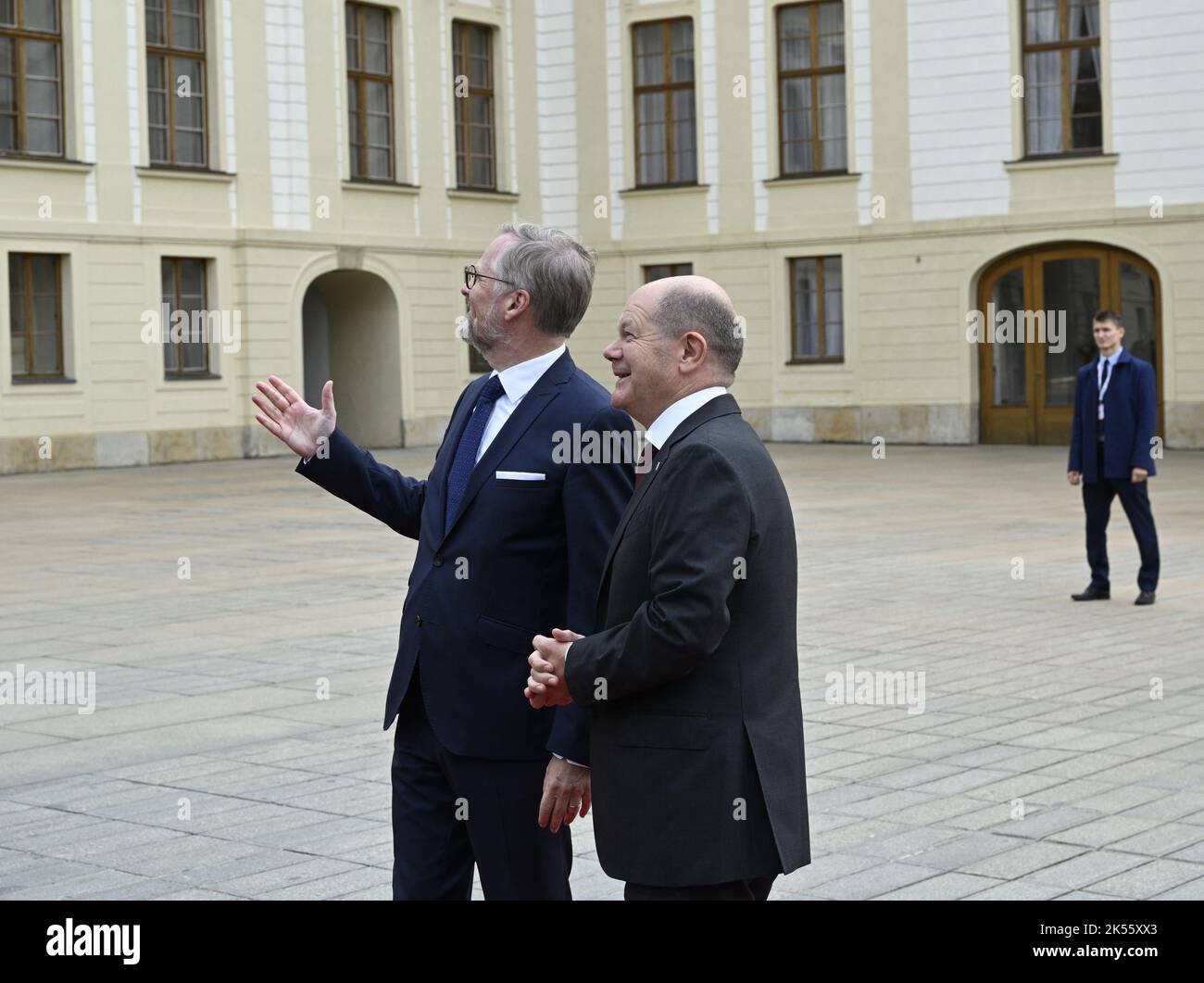 Prague, Cr. 06th Oct, 2022. Czech Prime Minister Petr Fiala, left ...