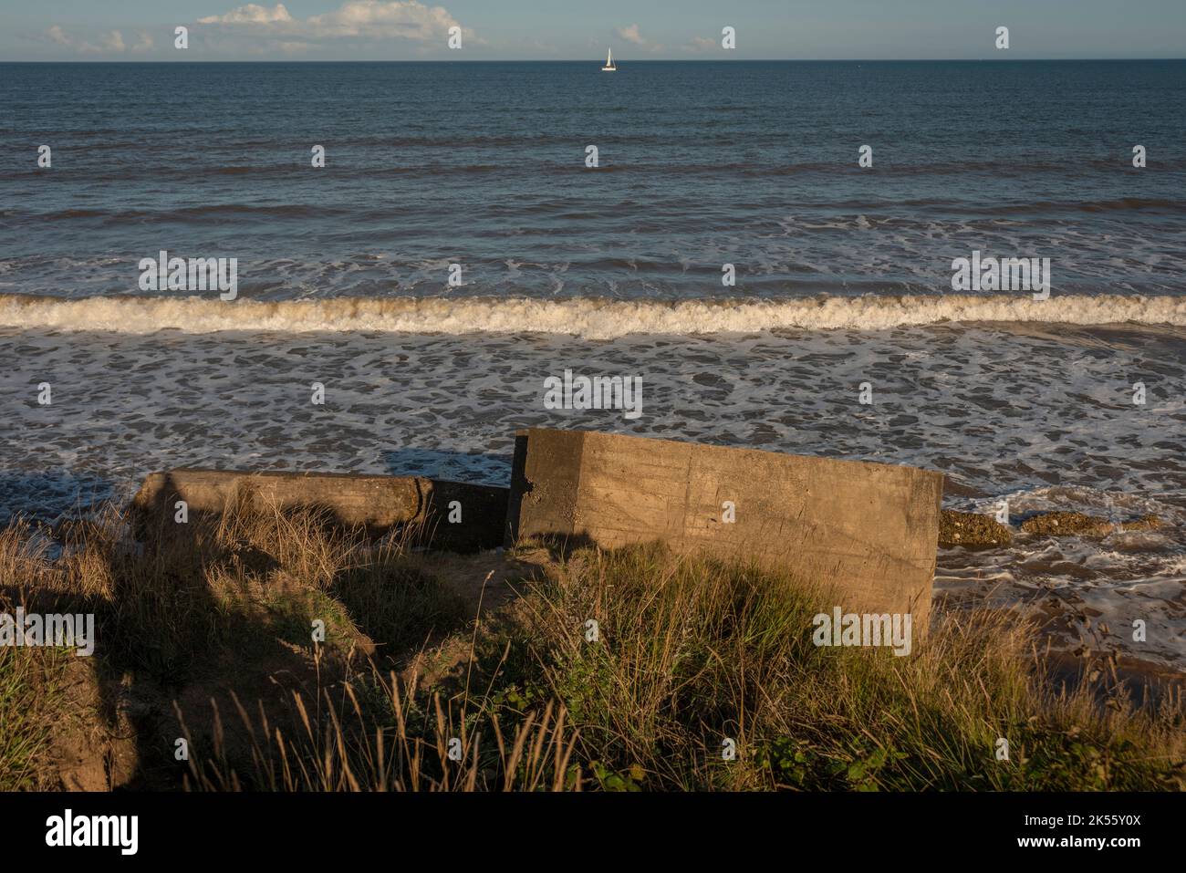 Tank traps hi-res stock photography and images - Alamy